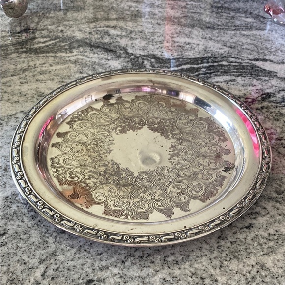Oneida | Dining | Vintage Oneida Silver Plated Round Etched Tray | Poshmark